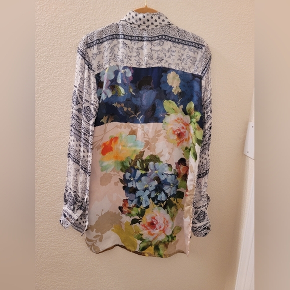 Aratta Silent Journey | Tops | Aratta Silent Journey Mixed Floral Top S ...